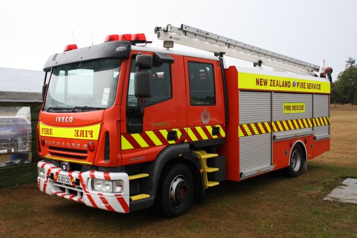 Fire Engines Photos - New Zealand Iveco DJD132