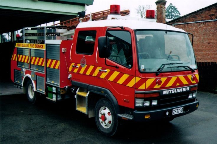 Fire Engines Photos - New Zealand Mitsubishi ZF8738