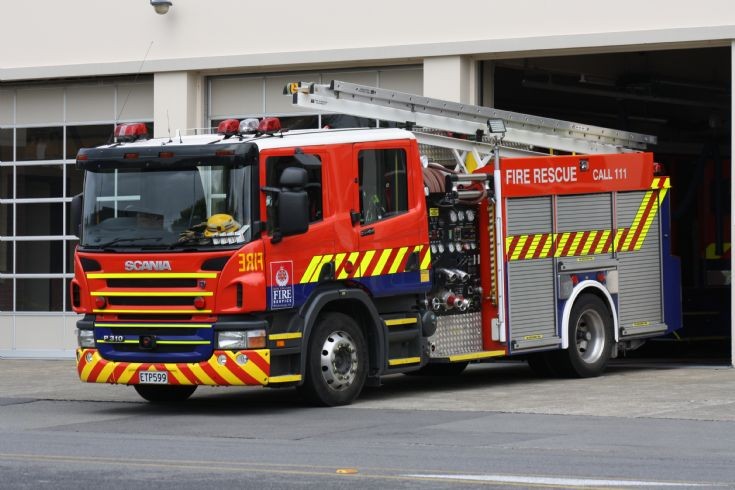 Fire Engines Photos - New Zealand Scania ETP599