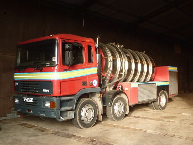 Fire Engines Photos - ERF EC8 Water Tanker P330 FVR
