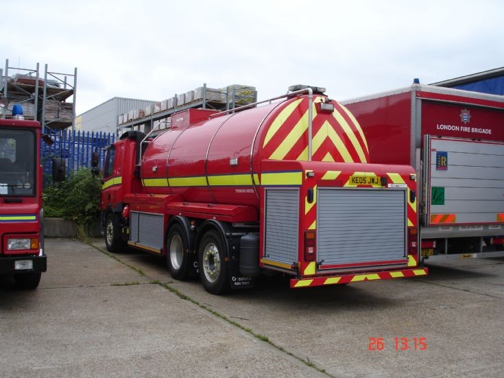 Fire Engines Photos - Daf Water Carrier London Fire Brigade