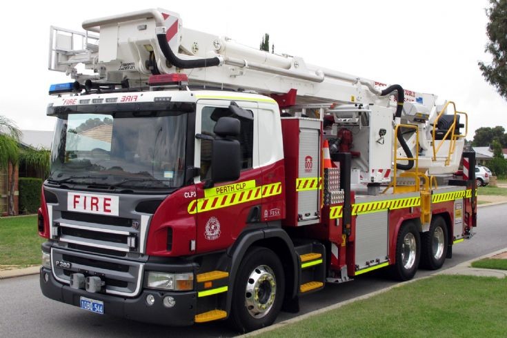 Fire Engines Photos - Perth Combination Ladder Platform (CLP) Bronto