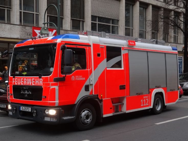 Fire Engines Photos - MAN Pumper Berlin Feuerwehr B2073