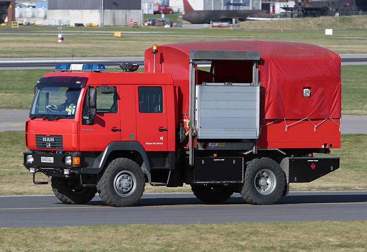 Fire Engines Photos - Aberdeen Airport Hose Retrieval Unit