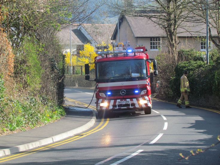 Fire Engines Photos - Johnstown North Wales FRS Mercedes