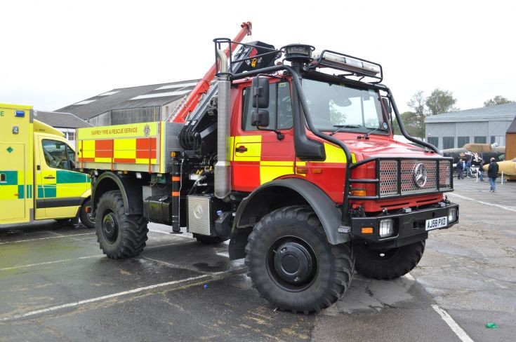 Fire Engines Photos - Mercedes Benz Unimog Surrey FRS AJ58PXJ
