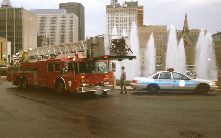 Fire Engines Photos - Buffalo (NY) Fire Department Ladder 2.