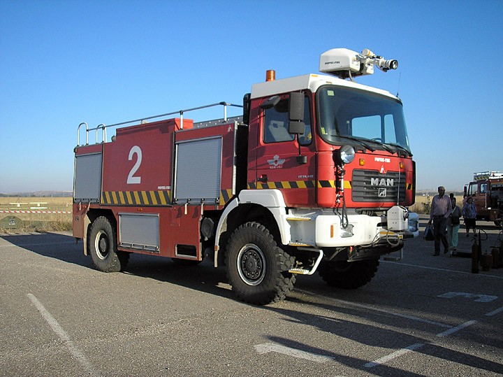 Fire Engines Photos - MAN Watertender SAF Salamanca Airport