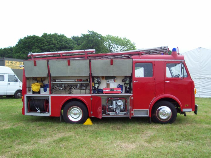 Dennis D series XTT310S right side