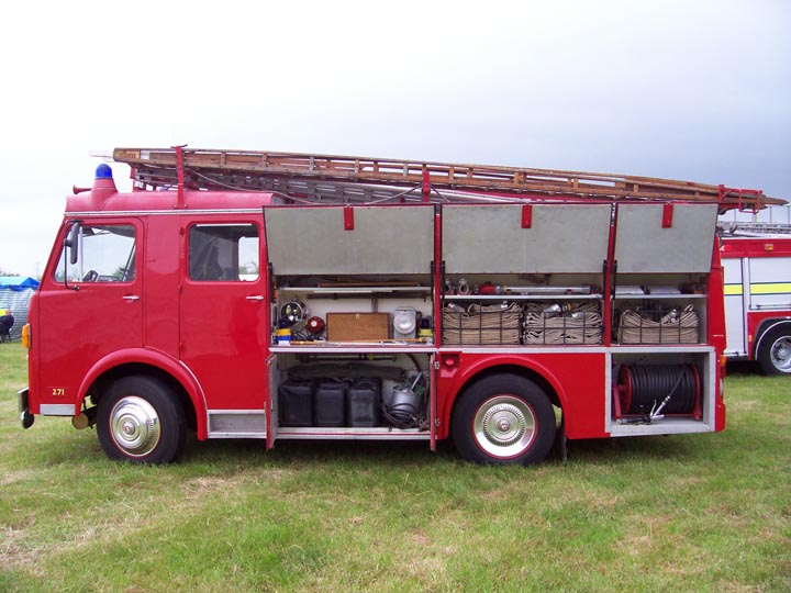 Dennis D series XTT310S left side