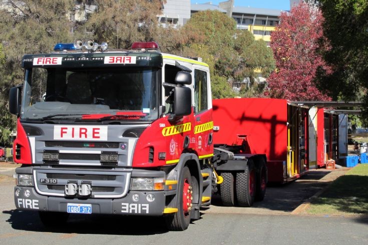 Fire Engines Photos - Western Australian Fire Services POD Truck