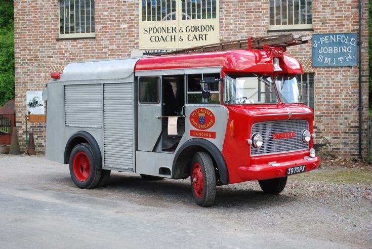 Fire Engines Photos - 1960 Bedford TJ5 3970PX