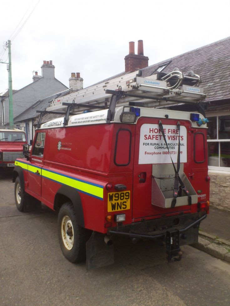 Fire Engines Photos - Strathclyde W989WNS Land Rover back