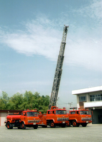 Fire Engines Photos - Japan old fire trucks
