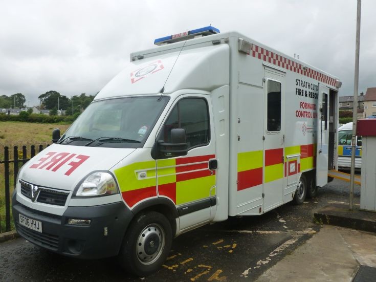Fire Engines Photos - Strathclyde Fire & Rescue SF06HHJ