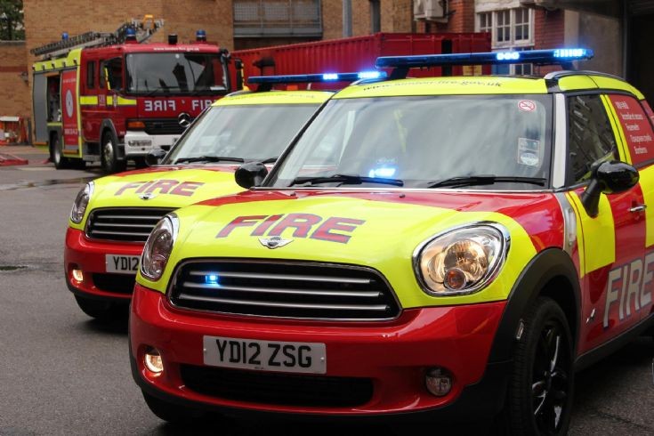 Fire Engines Photos - LFB mini YD12 ZSG