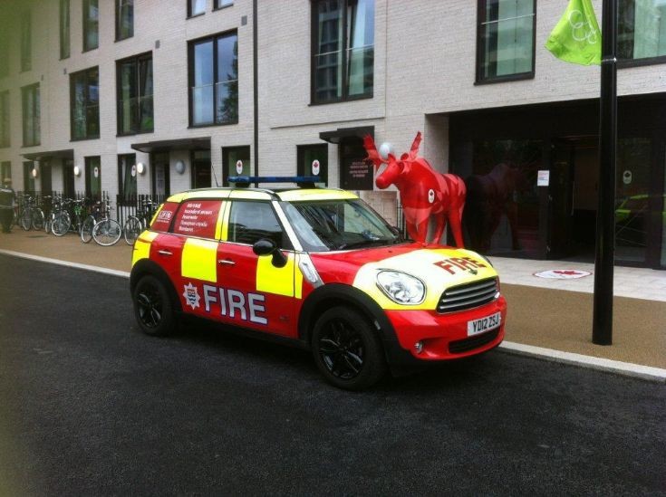 Fire Engines Photos - LFB mini YD12ZSJ