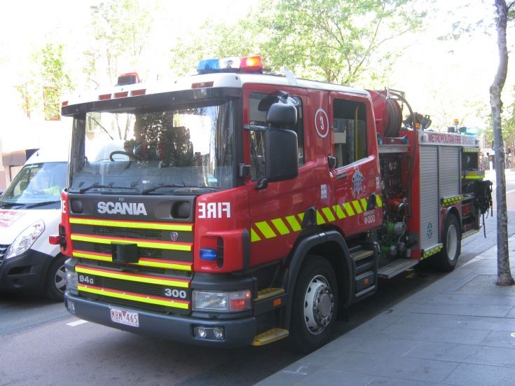 Fire Engines Photos - Melbourne MFB Pump 3 from Carlton.