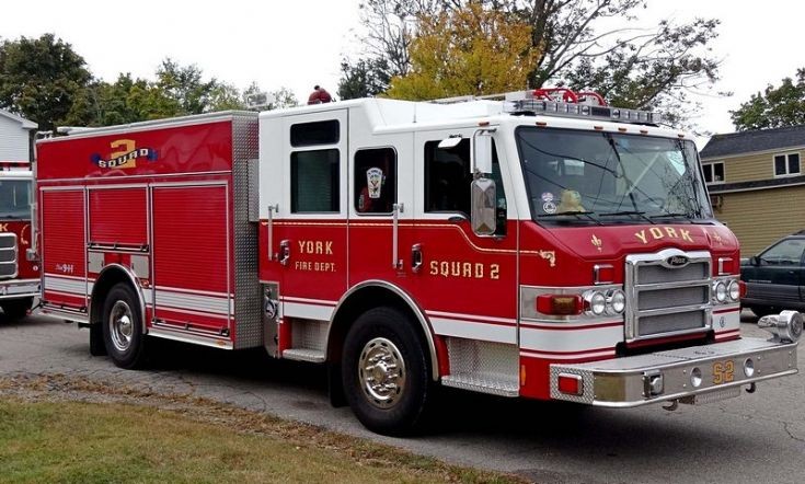 Fire Engines Photos - York Maine Squad 2 Pierce