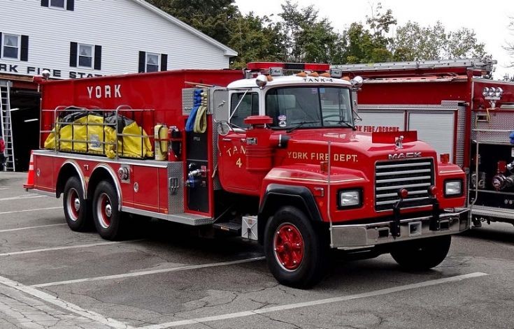 Fire Engines Photos - Mack Tank 4 York Fire dept Maine