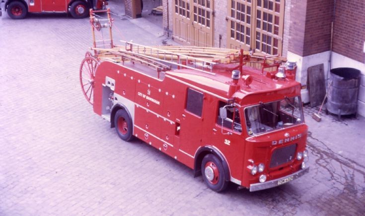 Fire Engines Photos - TOM 432H Pump Escape 1970 Registration