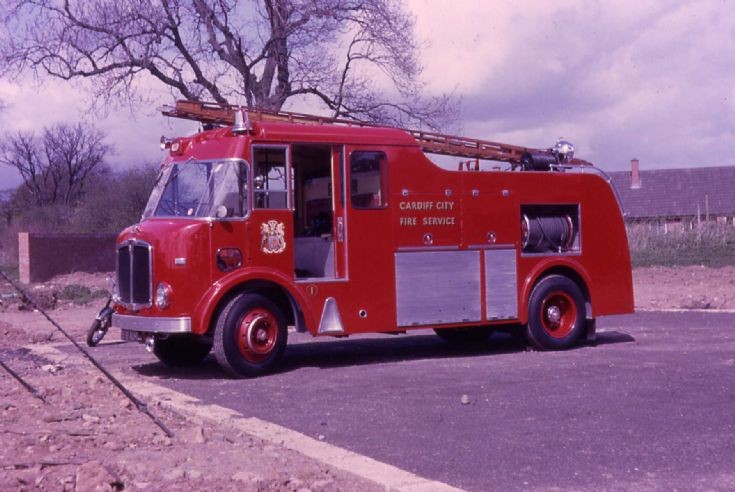 Fire Engines Photos - 578 AUH Water Tender Cardiff AEC