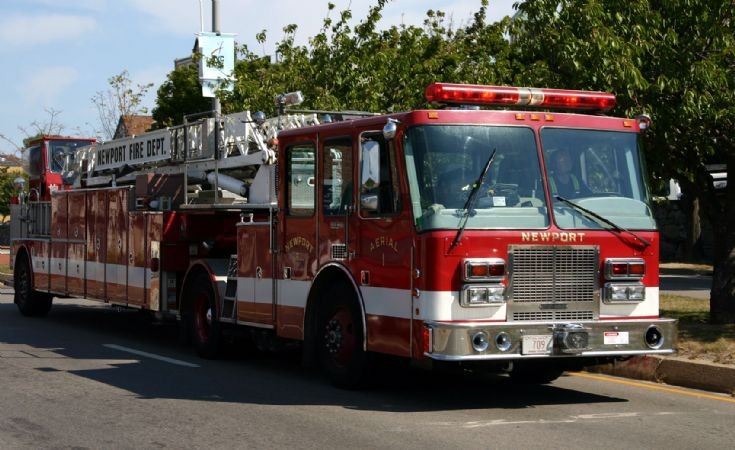 Fire Engines Photos - Simon-Duplex Aerial 1 Newport