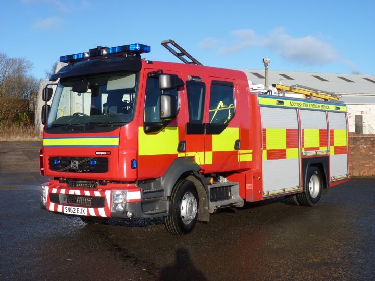 Fire Engines Photos - Central Scotland Volvo WRL SN62EJX