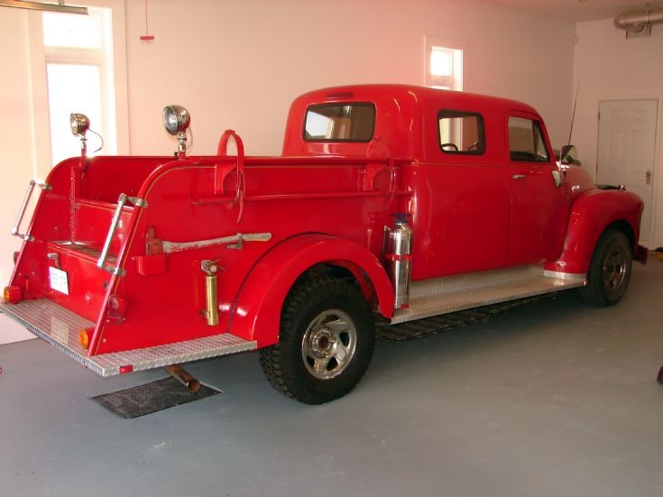 Fire Engines Photos - Chevrolet 1953 ex-Montreal back