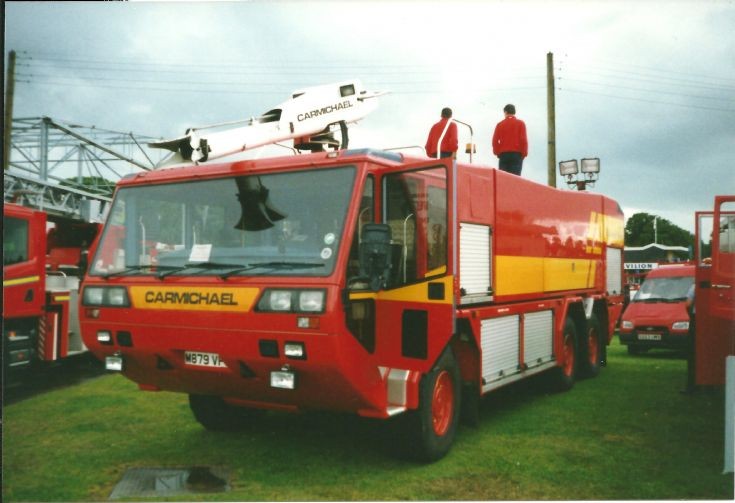 Fire Engines Photos - Edinburgh Airport M879VFS Carmichael Cobra