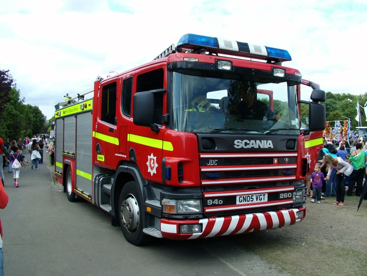 Fire Engines Photos - Kent Fire Engine 131 GN05VGT