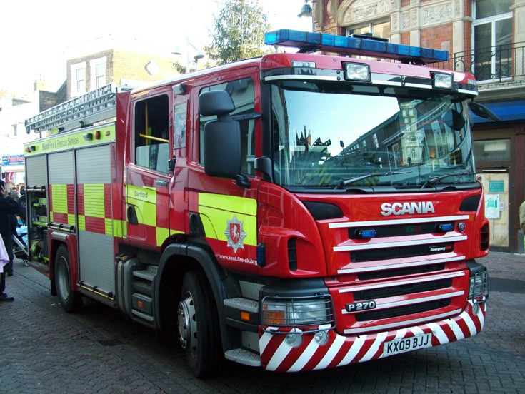 Fire Engines Photos - Scania P270 222 Kent KX09BJJ