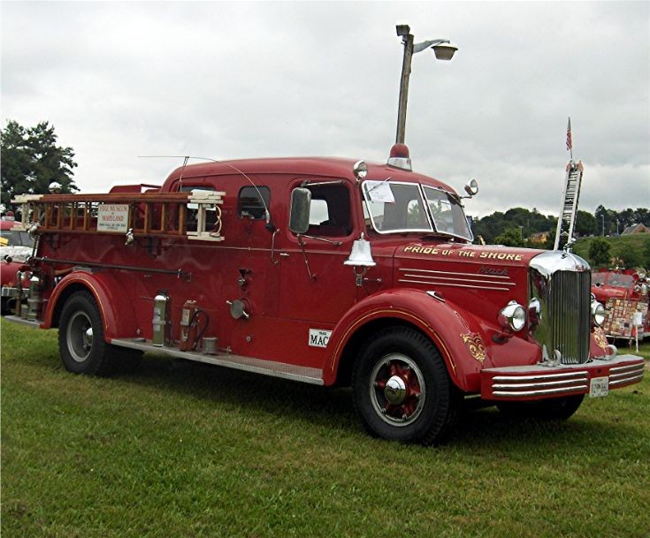 Fire Engines Photos - 1949 Mack L-85 Pride of thew Shore