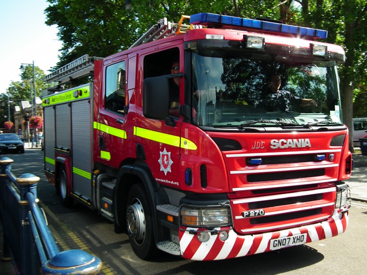 Fire Engines Photos - Kent Fire 149 GN07XHO