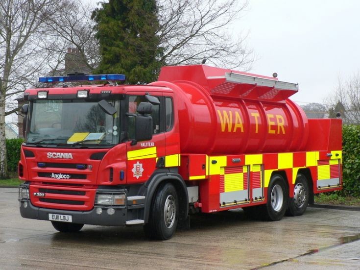 Fire Engines Photos - Essex Fire Water Carrier EU11LBJ