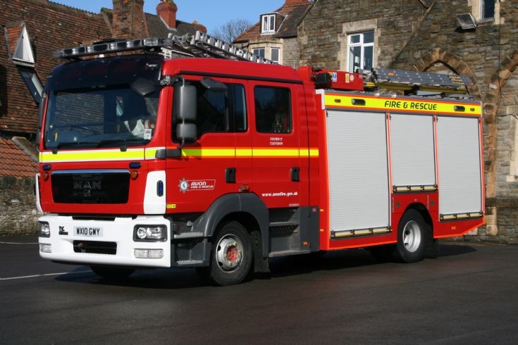 Fire Engines Photos - Clevedon WT WX10 GWY