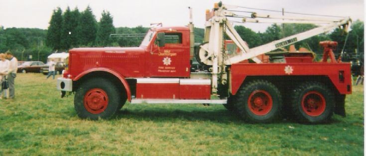 Fire Engines Photos - Diamond T Heavy Lifting Appliance