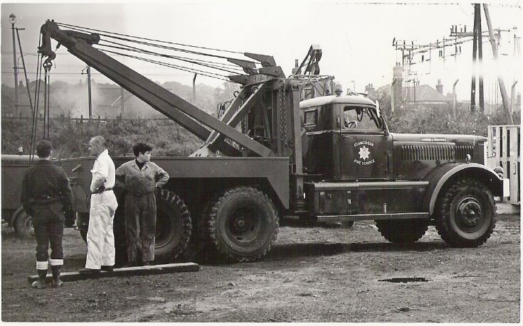 Fire Engines Photos - Diamond T Heavy Lifting Appliance