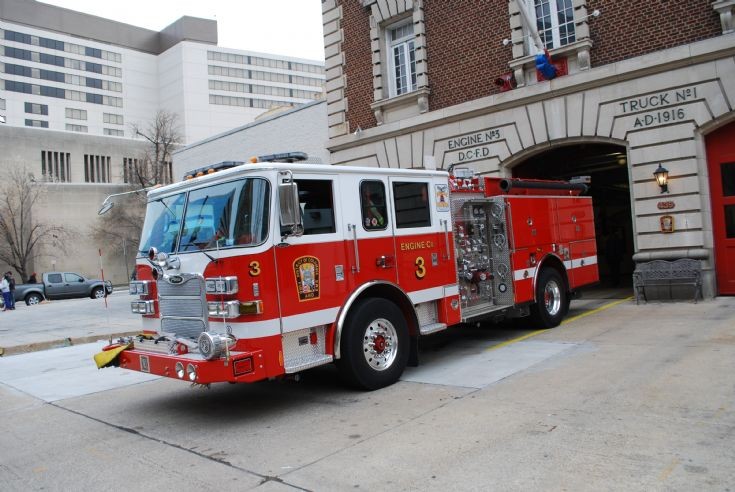 Fire Engines Photos - Engine Co 3, DCFD, 2011 Pierce