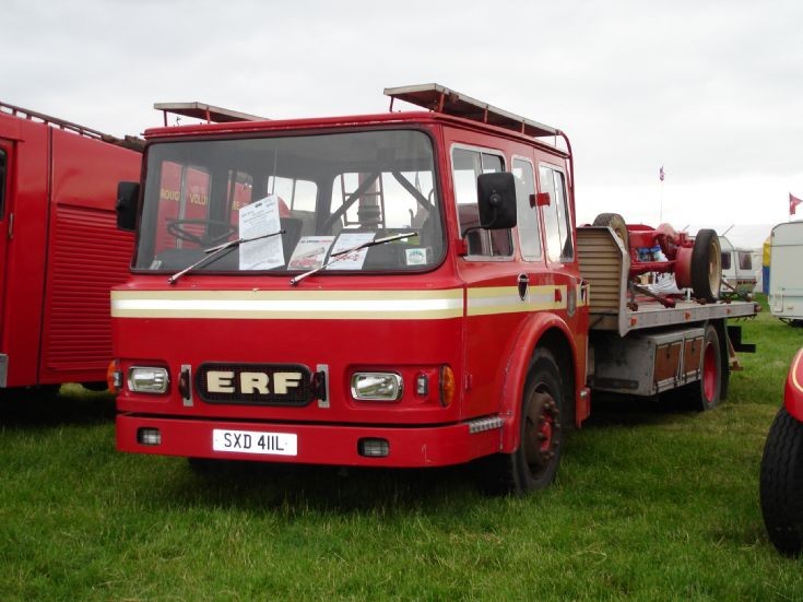 Fire Engines Photos - ERF Hydraulic Platform SXD411L
