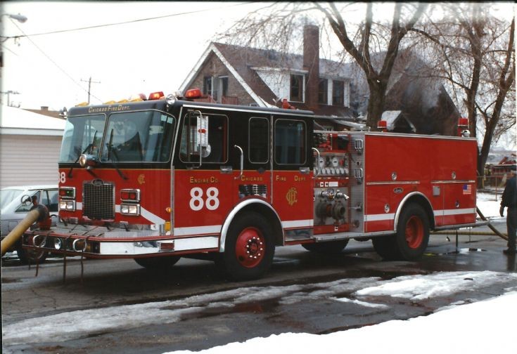 Chicago Fire Department E-88 in action