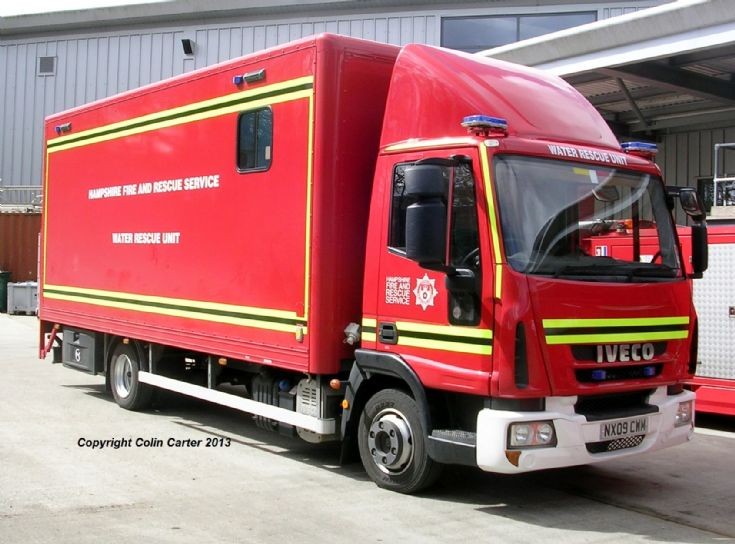 Fire Engines Photos - Water Rescue Unit Hampshire FRS
