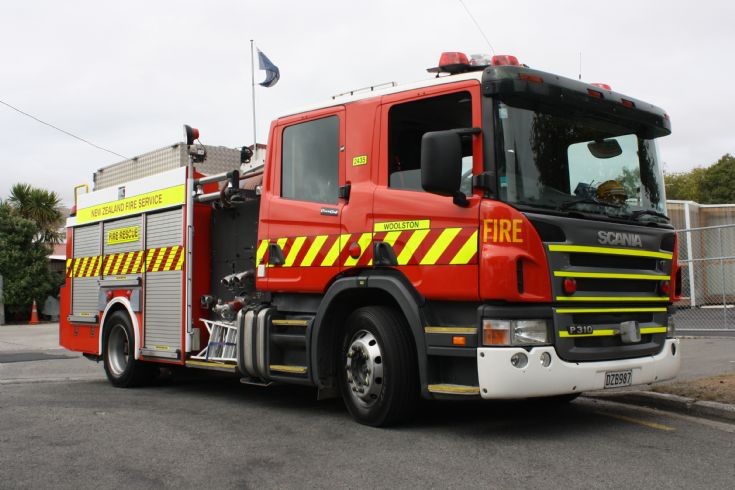 Fire Engines Photos - New Zealand Scania P310 Frasers DZ6987