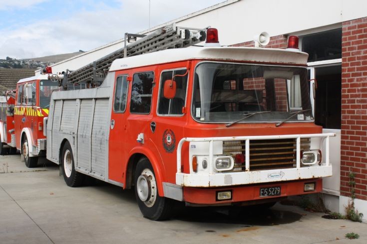 Fire Engines Photos - New Zealand ERF FS5279