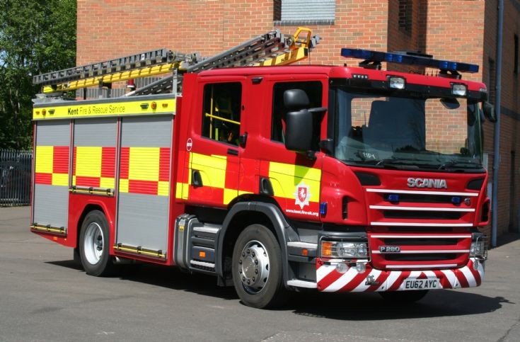 Fire Engines Photos - Scania P280D CP28/JDC EU62AYC