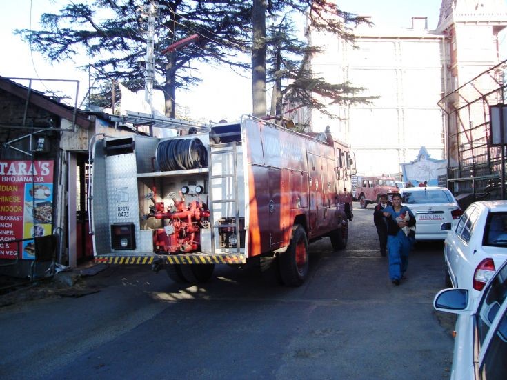 Fire Engines Photos - c2005 Tata 1613 Turbo Pump Ladder