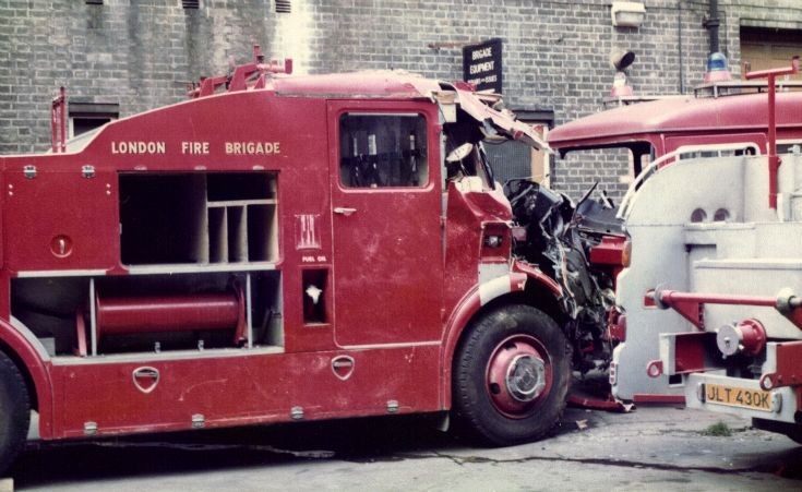 Fire Engines Photos - LFB F109 damaged Dennis F109 JLT430K