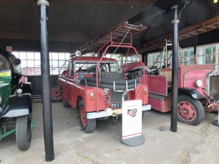 1963 Land Rover lla 109 by Redwing