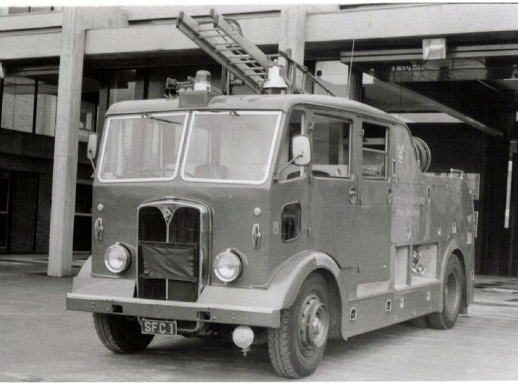 Fire Engines Photos - Oxford AEC Pump SFC1