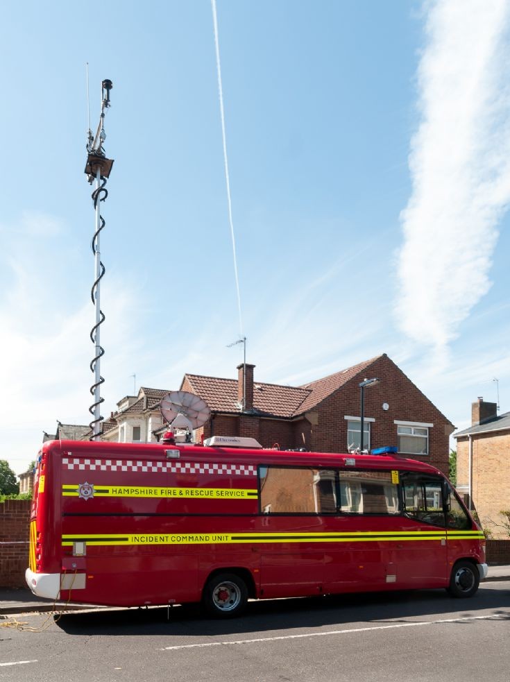 Fire Engines Photos - Hampshire Fire & Rescue Incident Command Unit